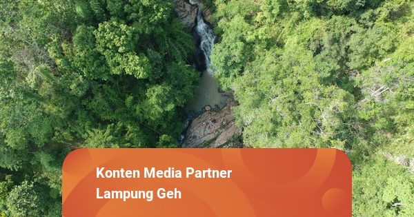 Menyusuri Air Terjun Tundo Telu di Pesawaran, Lampung | kumparan.com