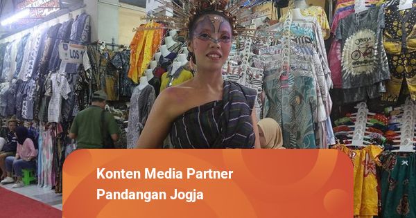 Buruh Gendong sampai Pedagang Pasar di Yogya Jadi Model Fashion Show ...
