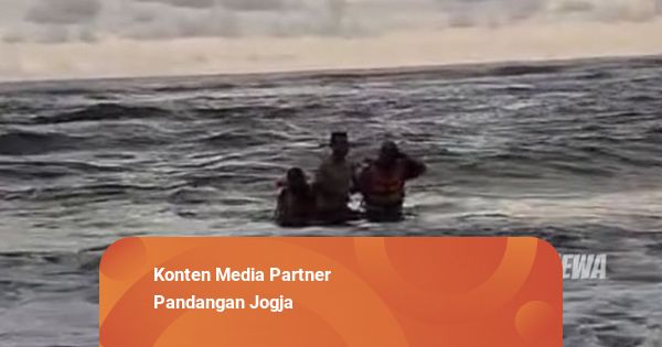 Wisatawan Pantai Parangtritis Terbawa Arus Rip Current | kumparan.com