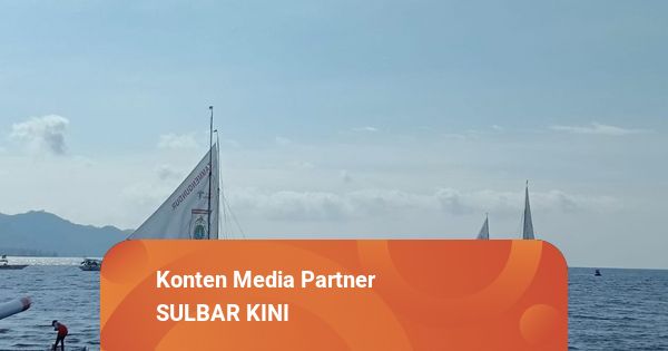 Foto: Lomba Perahu Tradisional Sandeq Race Finish di Pantai Manakarra ...