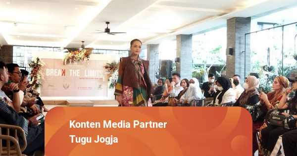 Desainer di Jogja Padukan Fashion Modern dengan Sentuhan Etnik ...