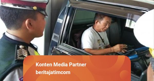 Sopir Ini Scan SIM Alasan untuk Dokumen Pribadi | kumparan.com