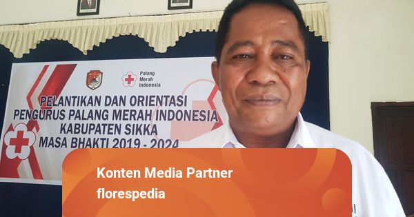 Resmi Dilantik, Michael Mane Pimpin PMI Kabupaten Sikka | kumparan.com