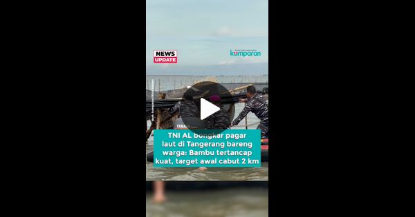 TNI AL Bongkar Pagar Laut di Tangerang Bareng Warga