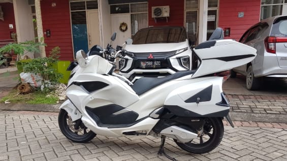 Modifikasi Honda PCX jadi Goldwing: Berita Modifikasi Honda PCX jadi ...