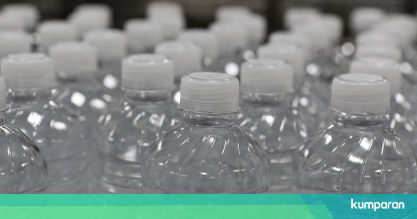 Uji Lab: Air Mineral Kemasan di Indonesia Mengandung Partikel Plastik ...