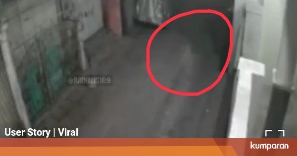 Viral Penampakan Sosok Bayangan Putih Bergerak-gerak di Depan Rumah ... Viral Penampakan Sosok Bayangan Putih Bergerak-gerak di Depan Rumah ...